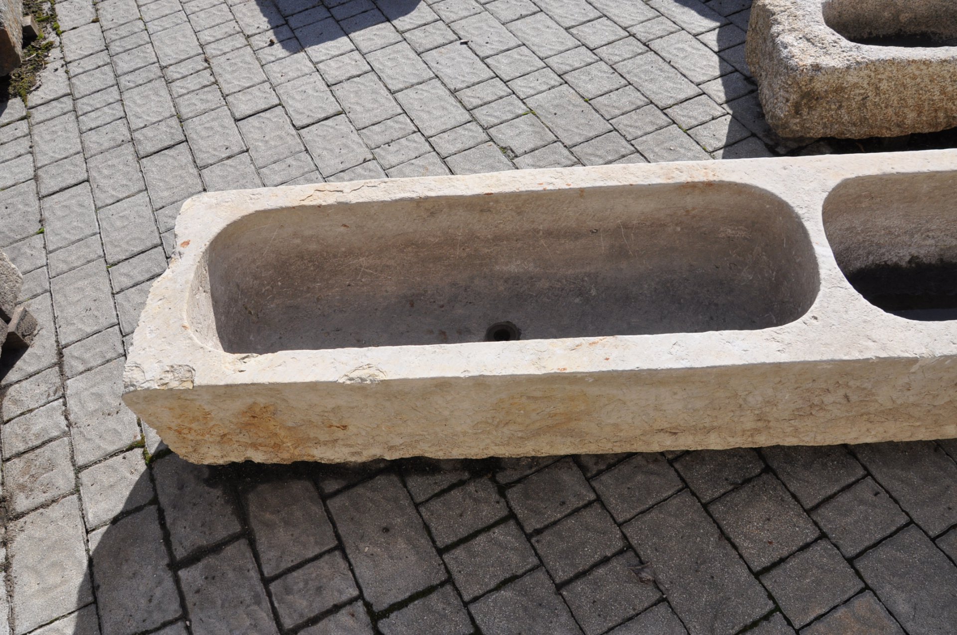 3 basins sandstone feeding trough