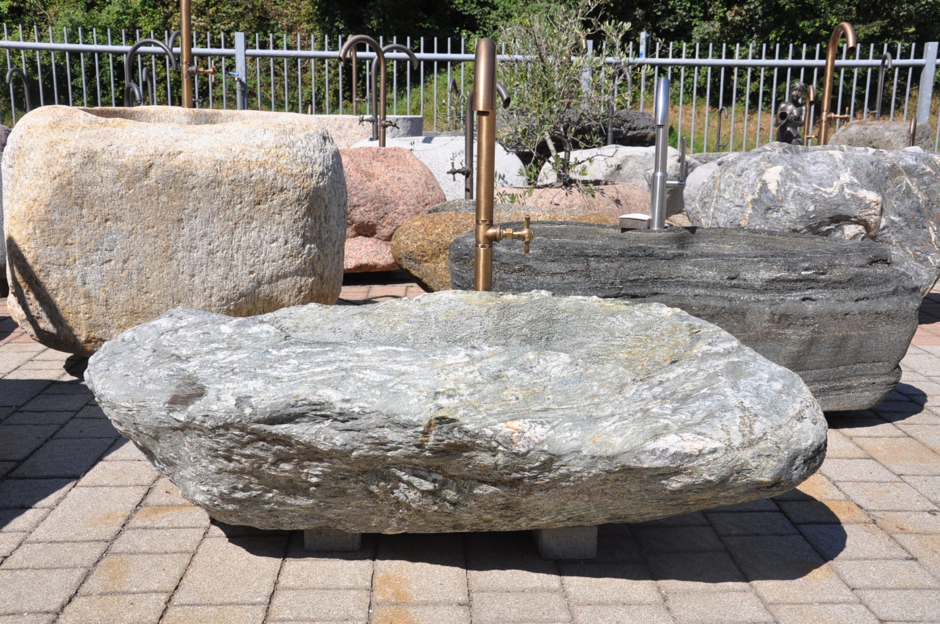 Fountain boulder in quartz phyllite from Eisacktal