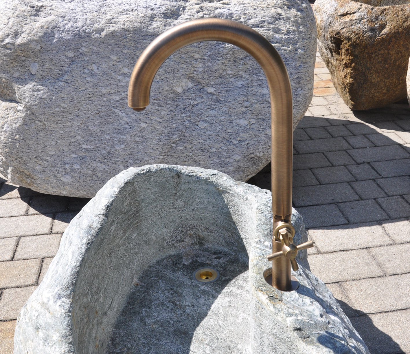 Fountain boulder in quartz phyllite from Eisacktal